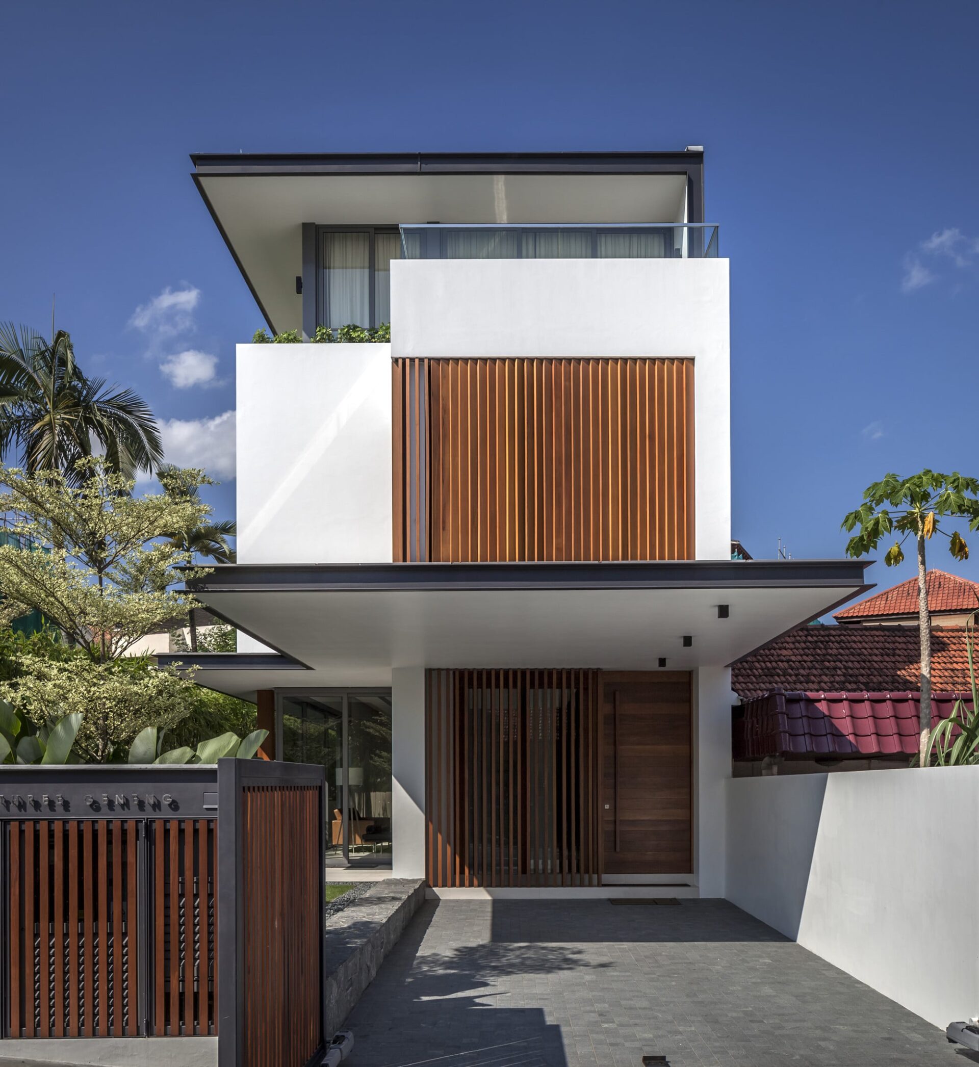 Transforming a Long & Narrow House Facing The Sun Into a Cool ...