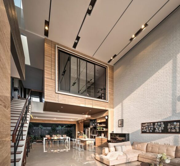 Modern, Beautiful Home Built for Young Family Has Airy Interlocking ...