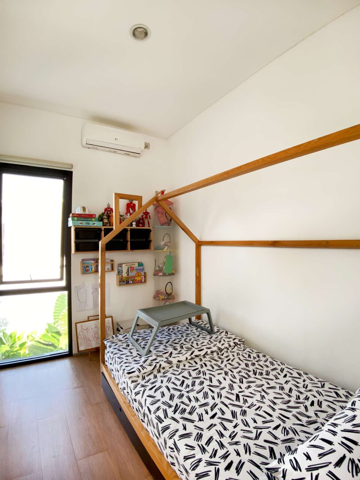 This Indonesian House Features A Mesmerising Interplay of Transitional ...